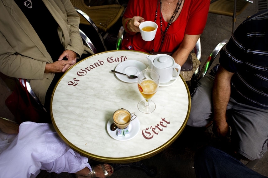 al-grand-caf-de-ceret-es-reunien-els-cercles-art-vallespir