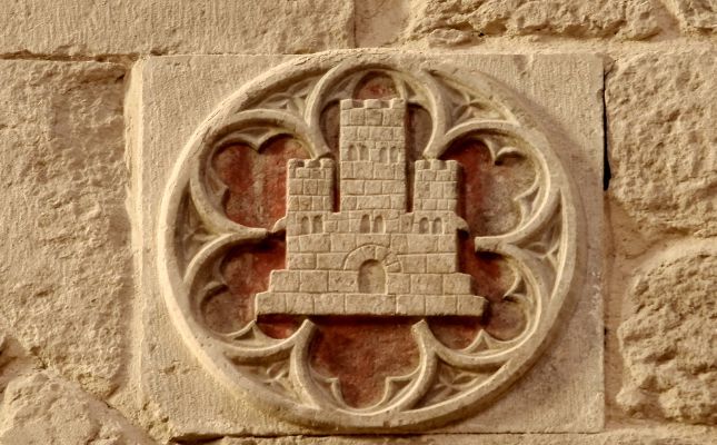 Descobrir jeroglífics en escuts familiars