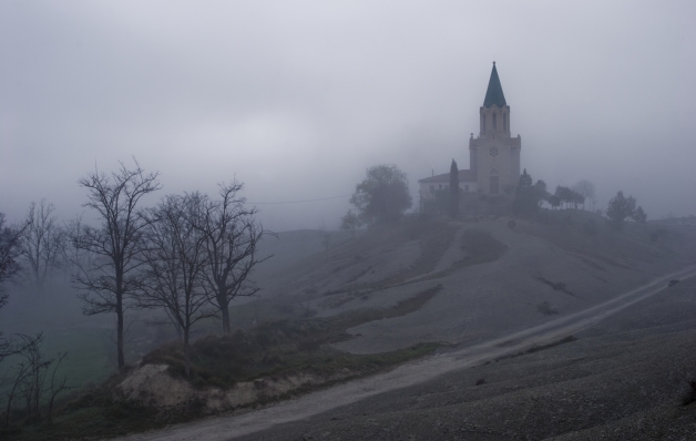 Escampar la boira al santuari de Puig-agut